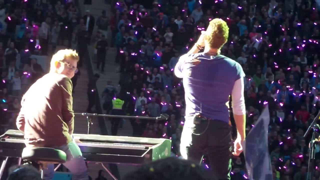 Bühnen-Crasher: Wenn Fans den Stars die Show stehlen ⋆ delamar.de