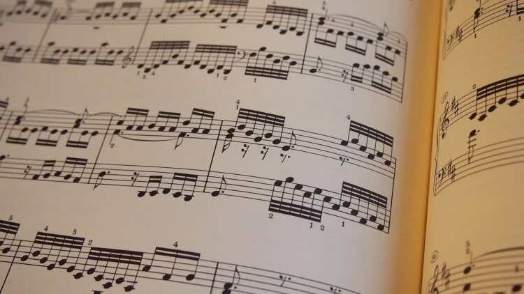Musiktheorie: Lernen, Ratgeber & Einstieg ⋆ delamar.de